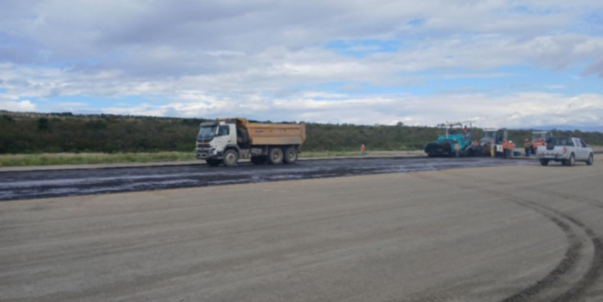CORPAC continúa asfaltado en pista de aterrizaje del Aeropuerto de Jaén ...